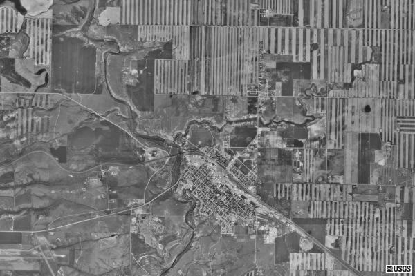 Aerial Photographs of the Montana Hi-Line : Cut Bank, Montana Aerial Photo